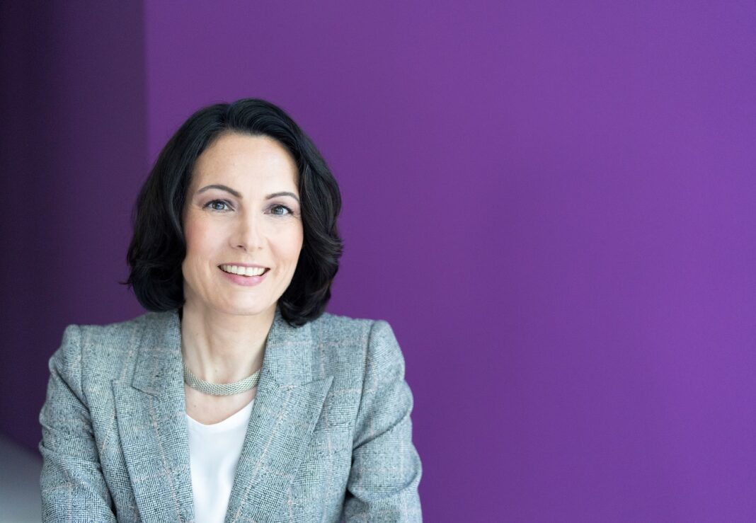 Gina Vargiu-Breuer wird neue Chief People Officer bei SAP ...